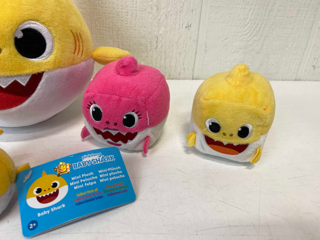 BUNDLE Baby Shark Toys