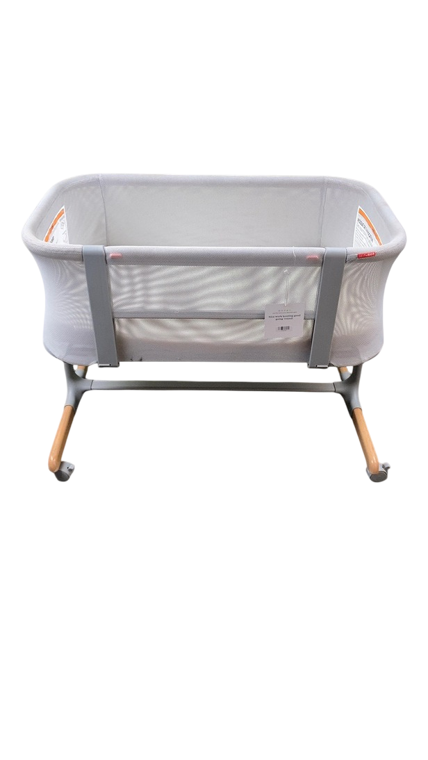 Skip Hop Cozy-Up 2-in-1 Bedside Sleeper and Bassinet, Grey — GoodBuy Gear