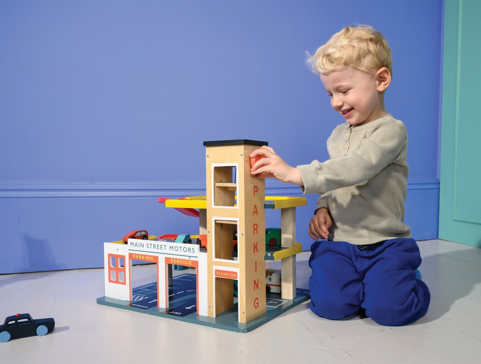 Mentari Multi-Level Garage with Lift — GoodBuy Gear