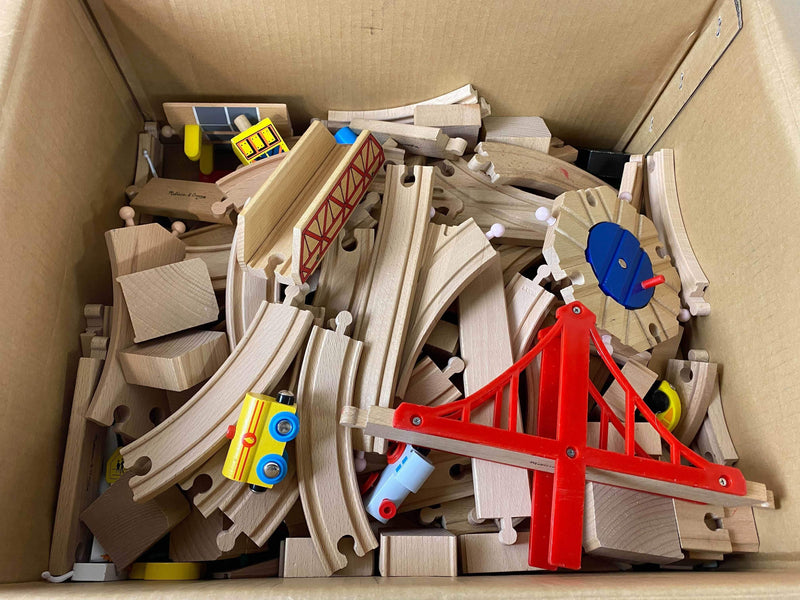 Melissa & Doug Wooden Railway Play Set