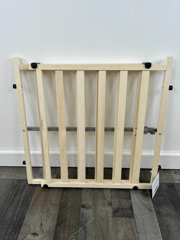 Regalo Wooden Expandable Safety Gate