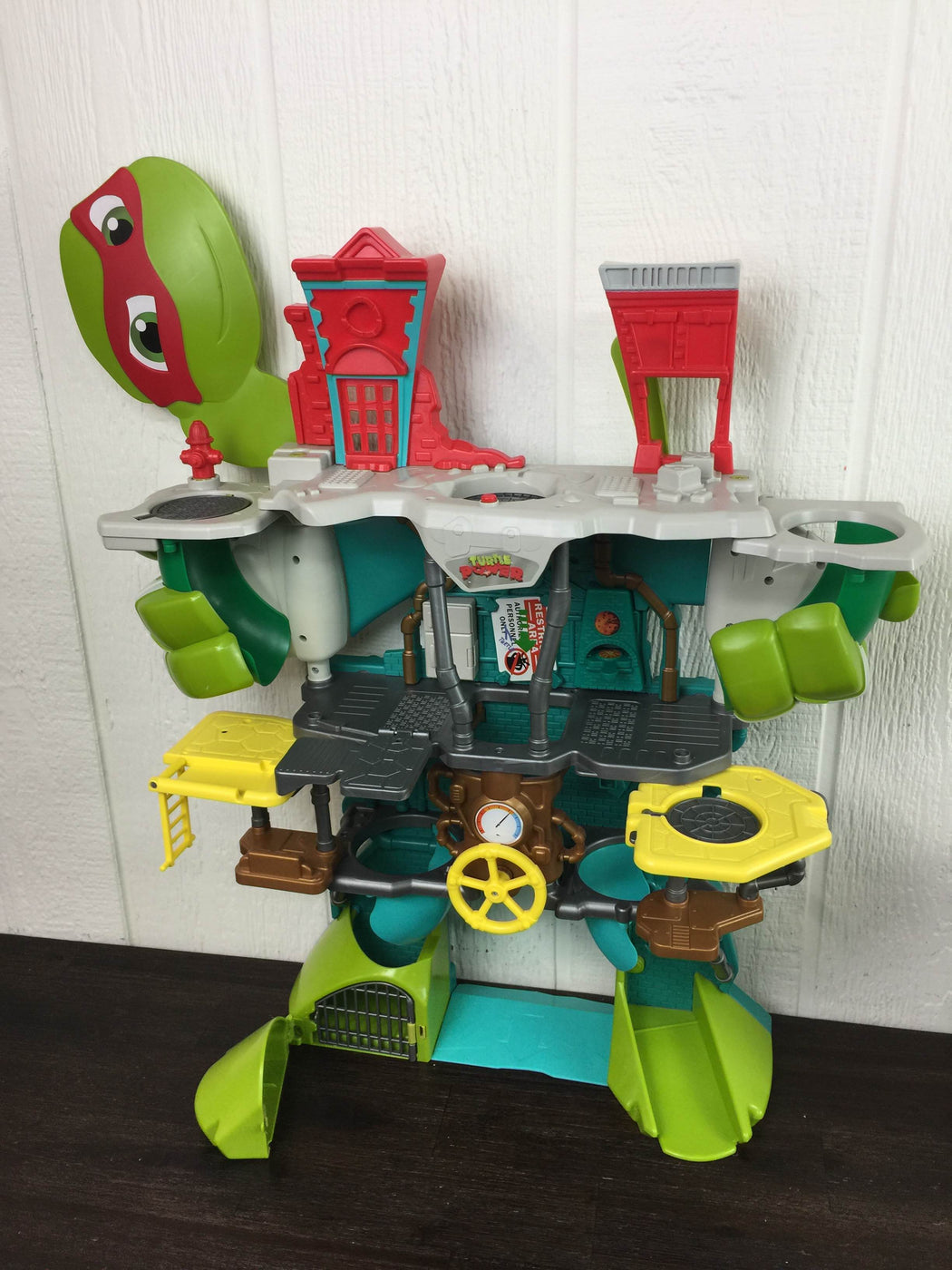 Teenage Mutant Ninja Turtles Half Shell Heroes Headquarters Playset an ...
