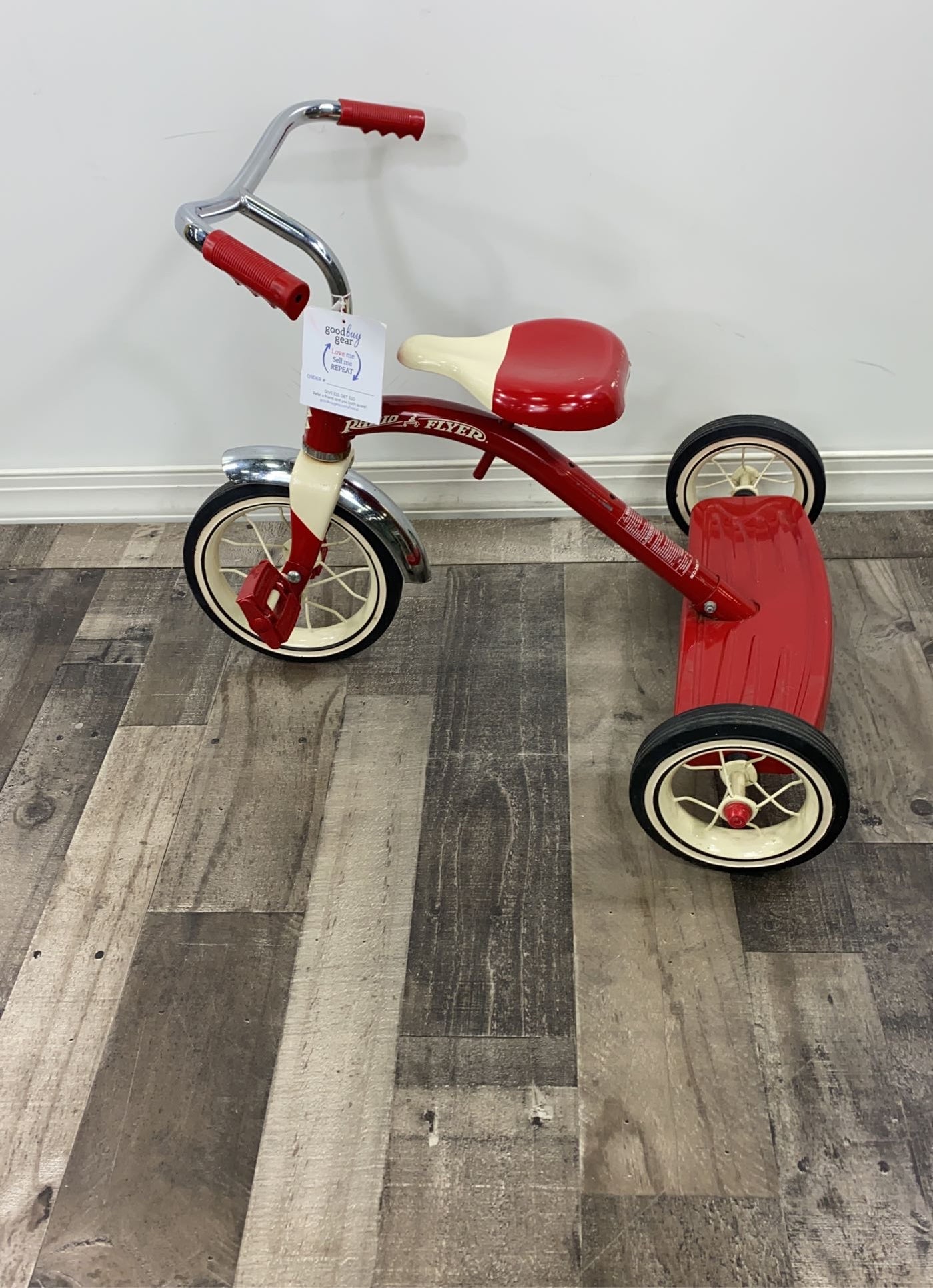 Radio Flyer Classic Tricycle, Red, 10" — GoodBuy Gear