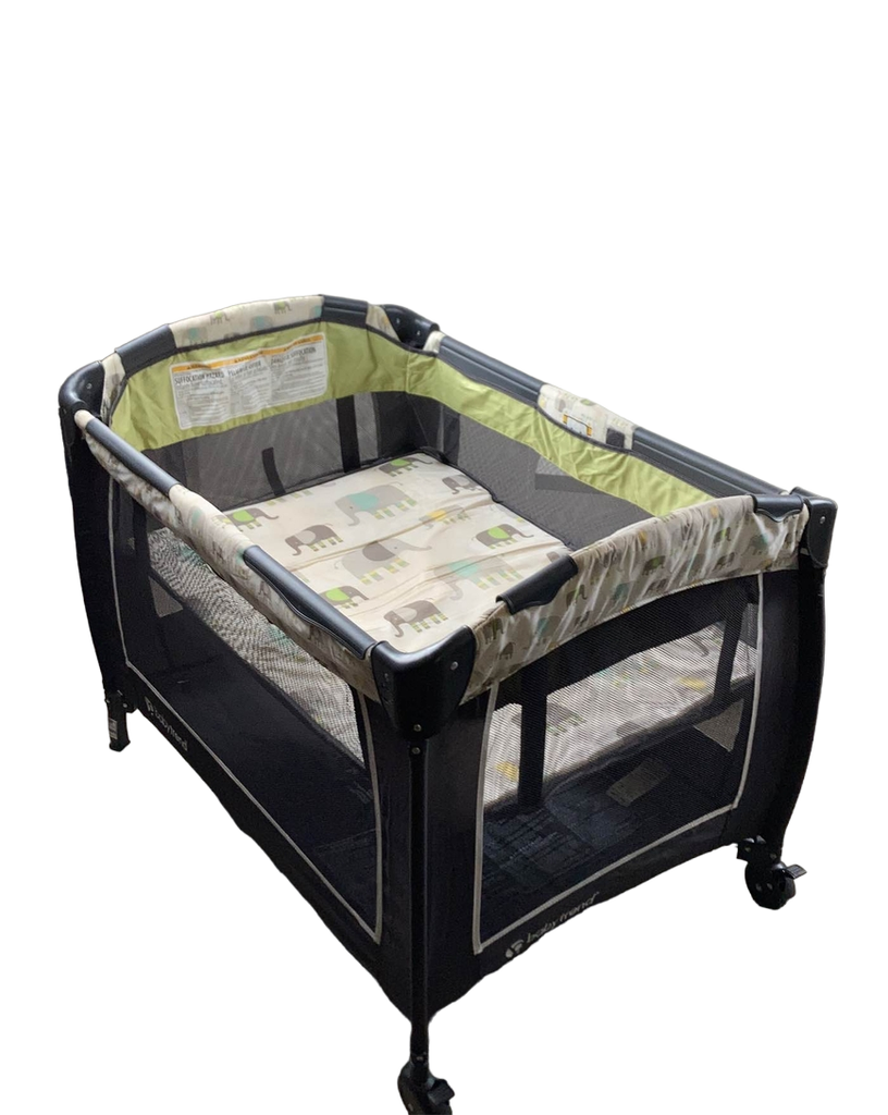 Baby Trend Lil Snooze Deluxe II Nursery Center