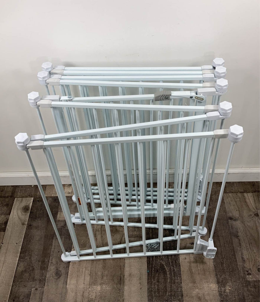 Regalo 4-in-1 Play Yard