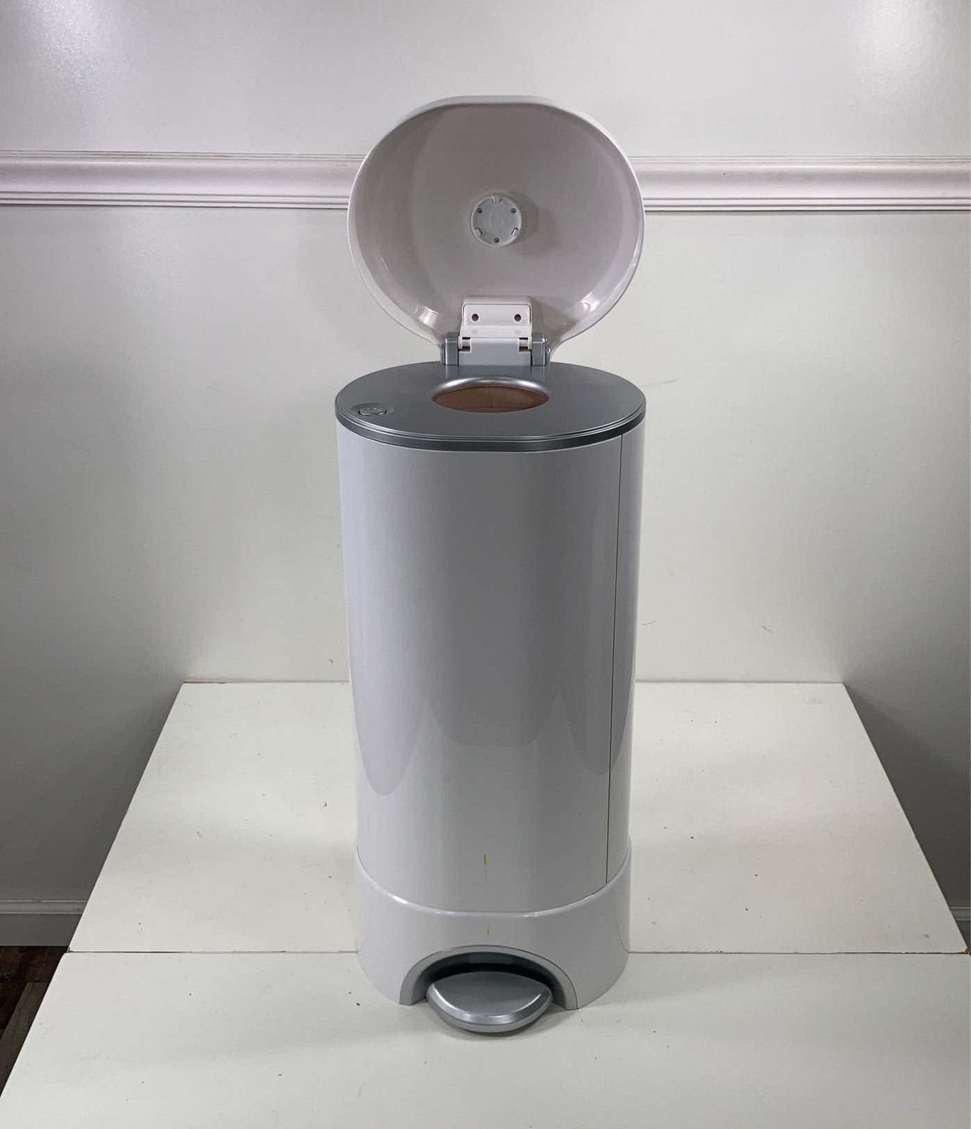 Munchkin Step Diaper Pail — GoodBuy Gear