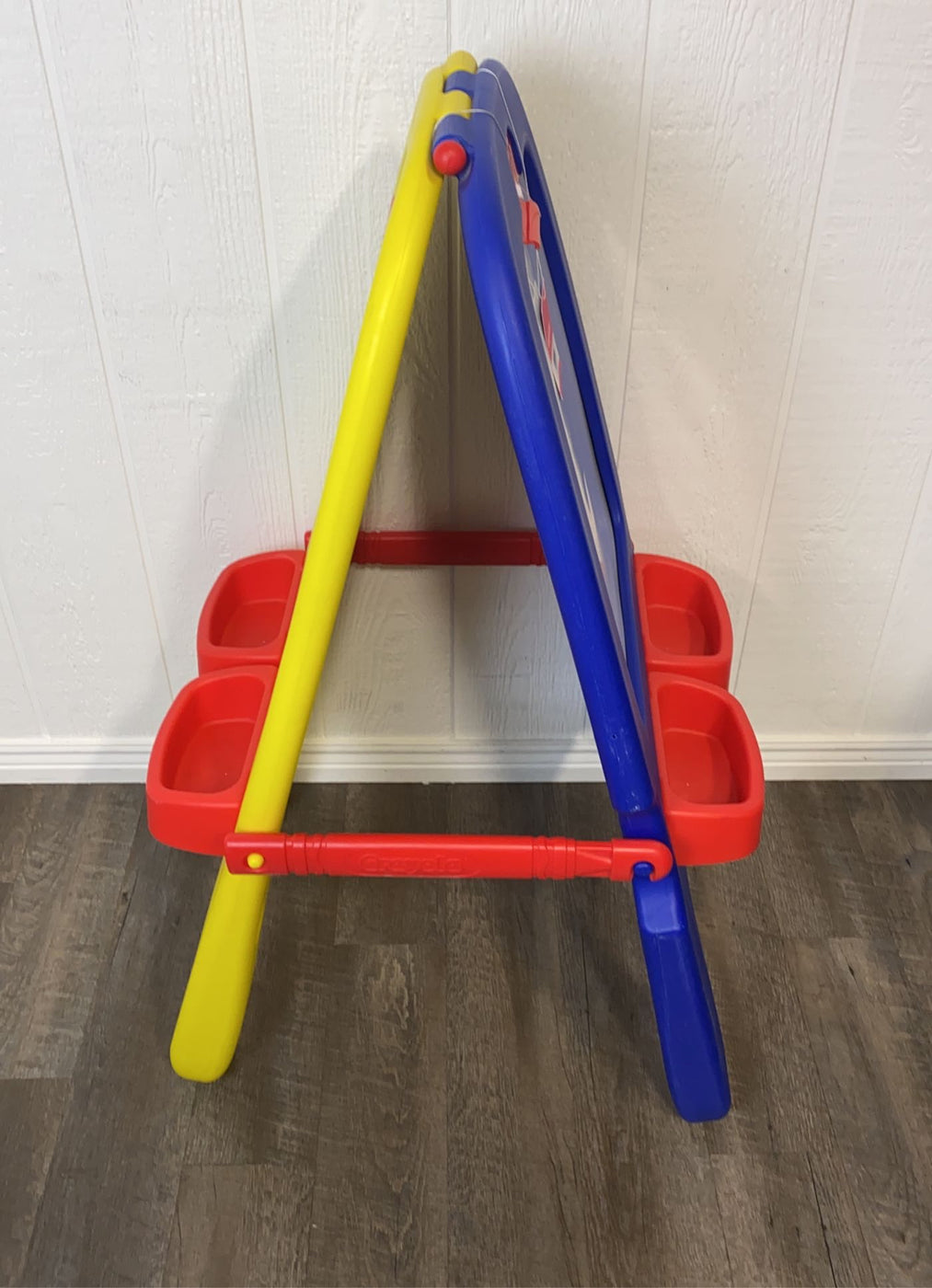 Crayola Easel — GoodBuy Gear