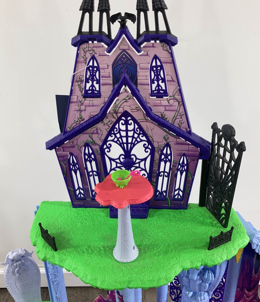 Mattel Monster High Freaky Fusion Catacombs Playset