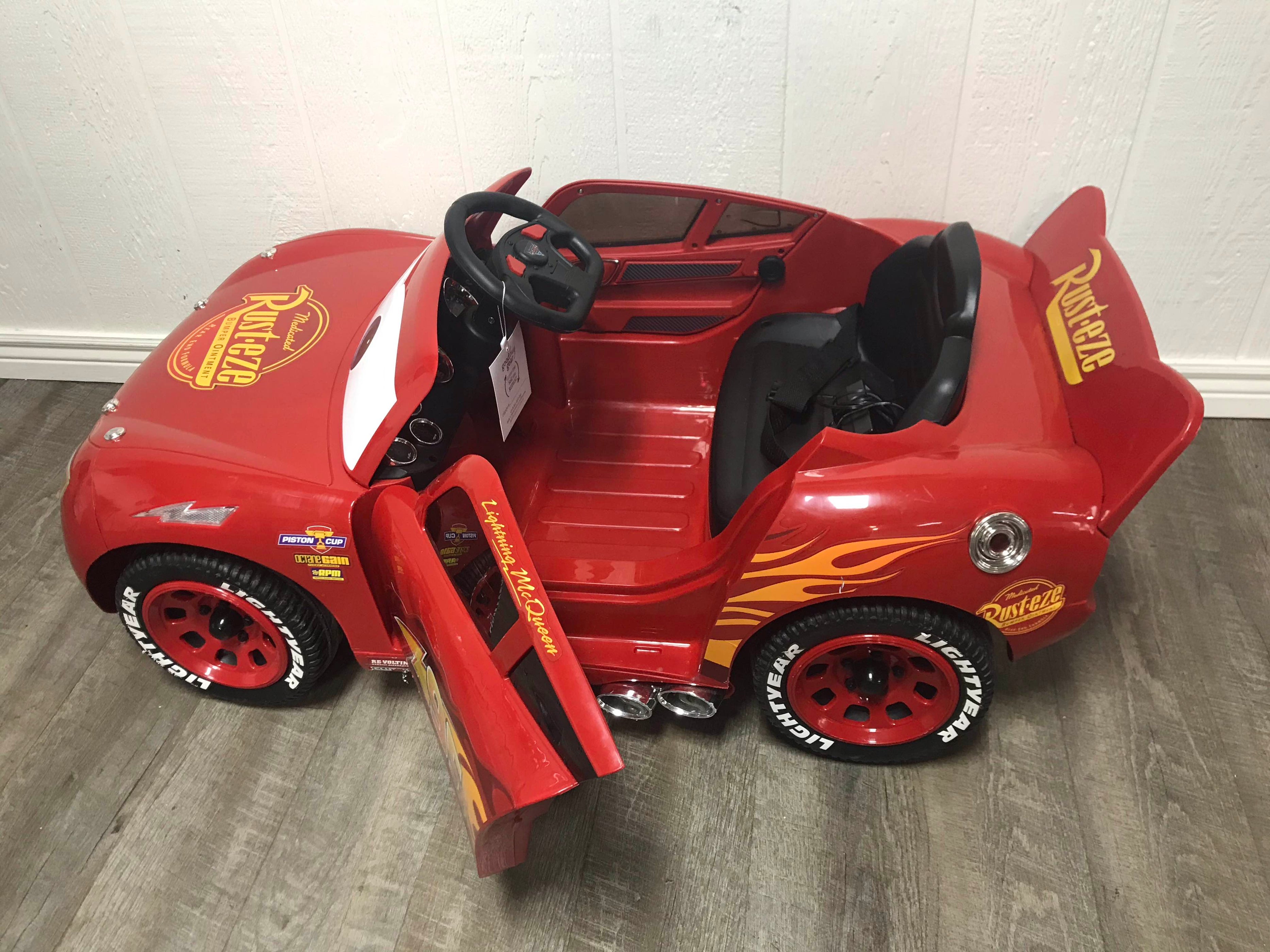 Huffy Disney Pixar Cars 3 Lightning McQueen 6V Battery-Powered Ride On — GoodBuy Gear