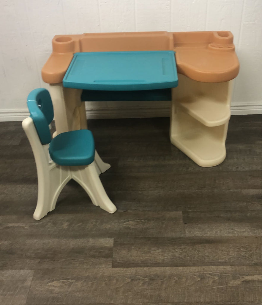 Step2 Deluxe Art Master Desk Kids Art Table with Storage and Chair