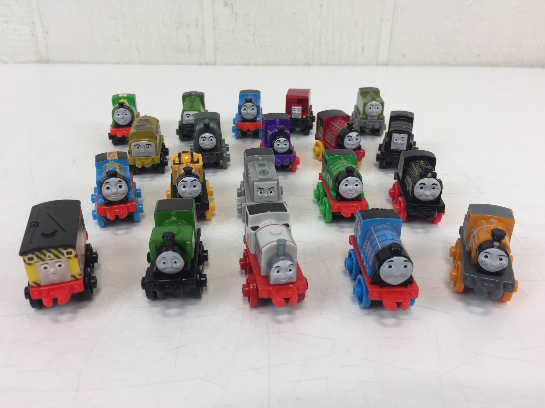 BUNDLE Thomas Mini Set, 20 Trains — GoodBuy Gear
