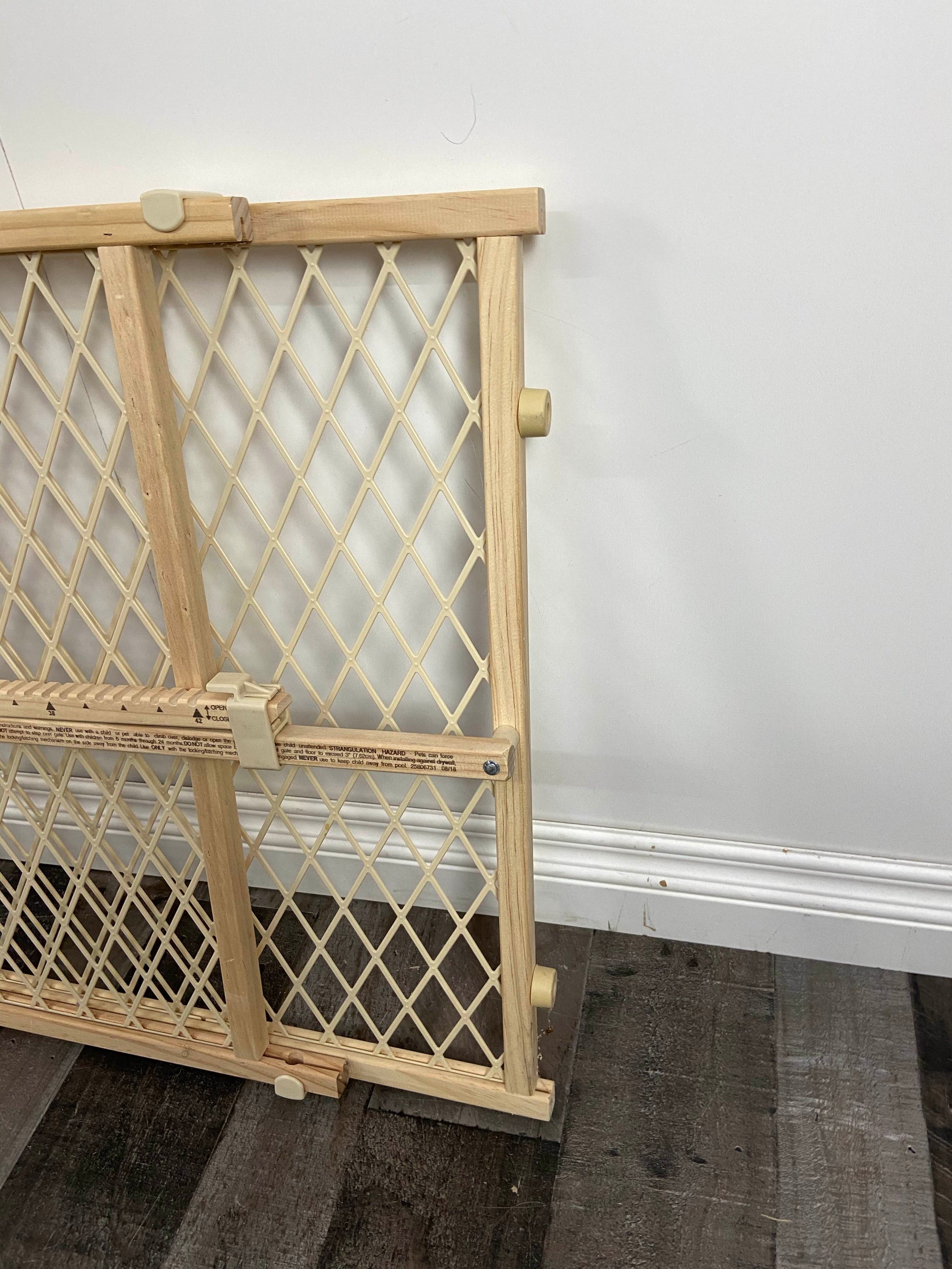 Evenflo Position & Lock Adjustable Wood Baby Gate, Natural Wood ...