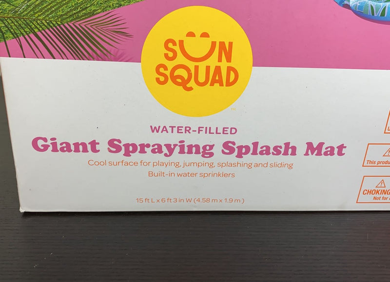 Sun Squad Giant Spraying Splash Mat