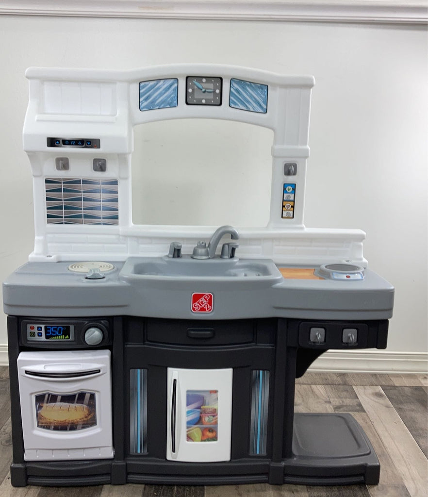 Step2 Best Chefs Kitchen Playset