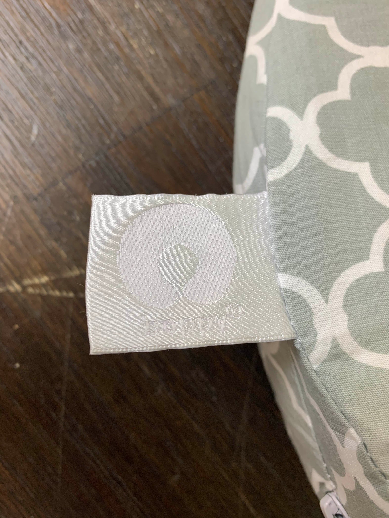 Boppy Pregnancy Wedge Pillow, Petit Trellis Gray — GoodBuy Gear