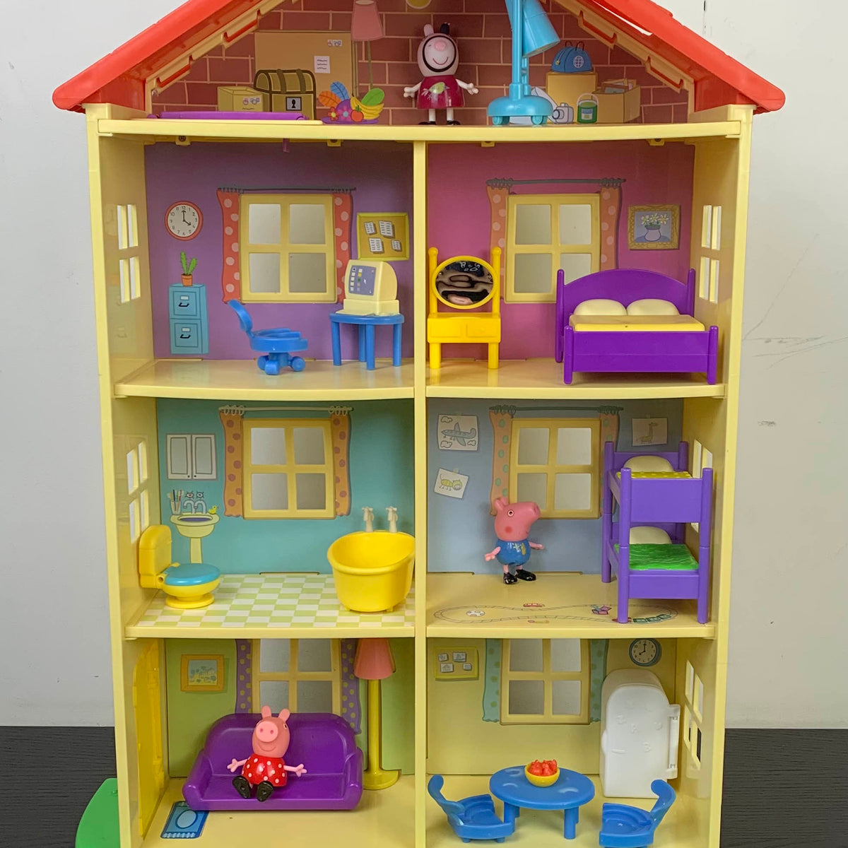 Peppa Pig Lights & Sounds Family Home — GoodBuy Gear