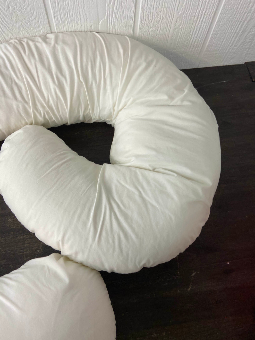 Leachco Snoogle Total Body Pillow — GoodBuy Gear
