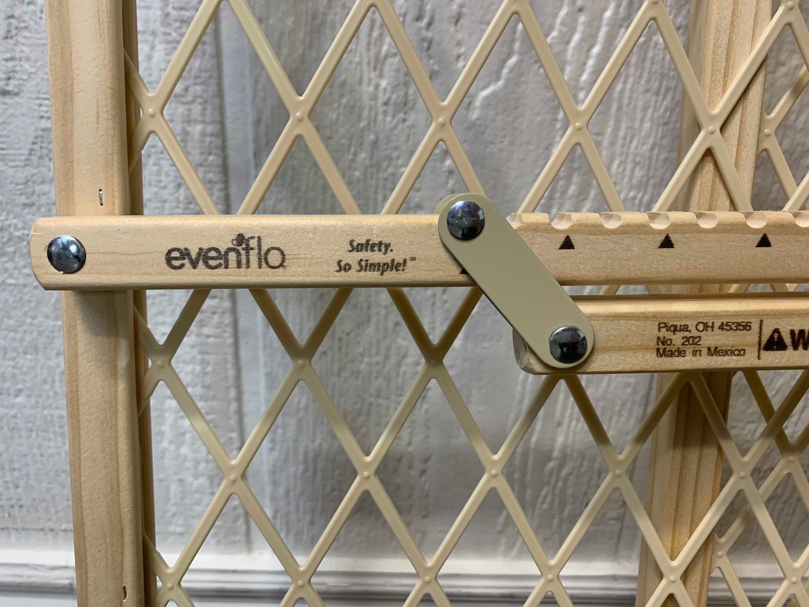 Evenflo Position & Lock Adjustable Wood Baby Gate, Natural Wood ...