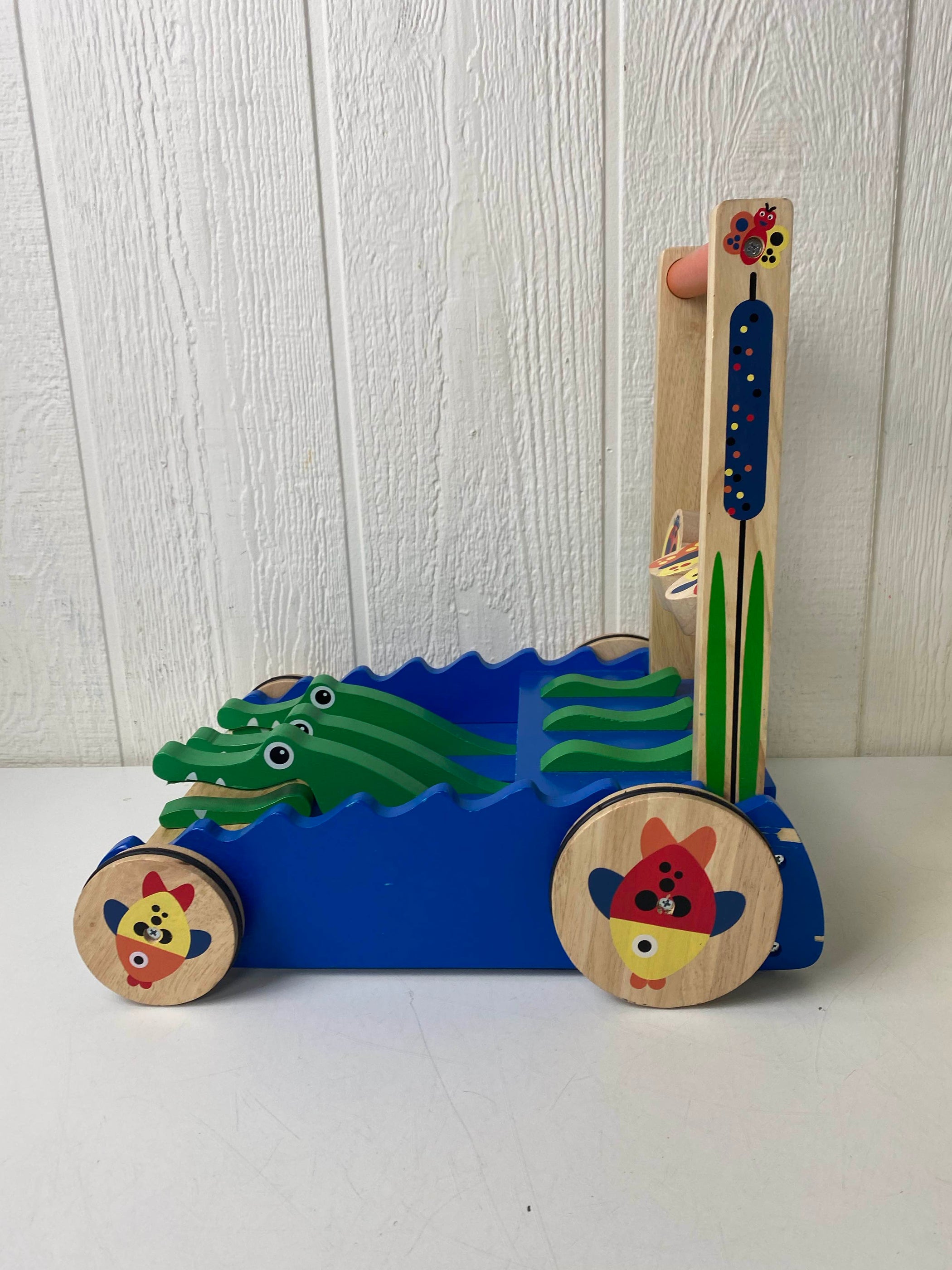 Melissa & Doug Deluxe Chomp and Clack Alligator Wooden Push Toy And Ac ...