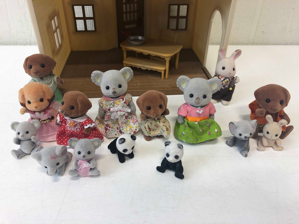 Calico Critters Cozy Cottage With Critters