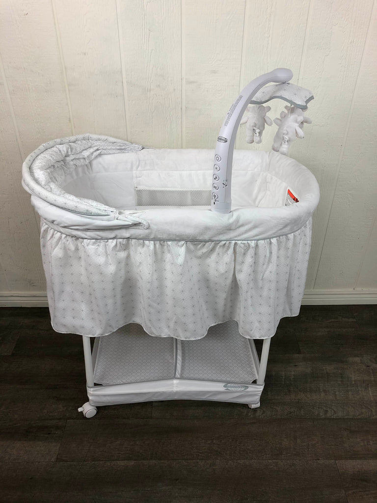 Simmons Kids Deluxe Gliding Bassinet