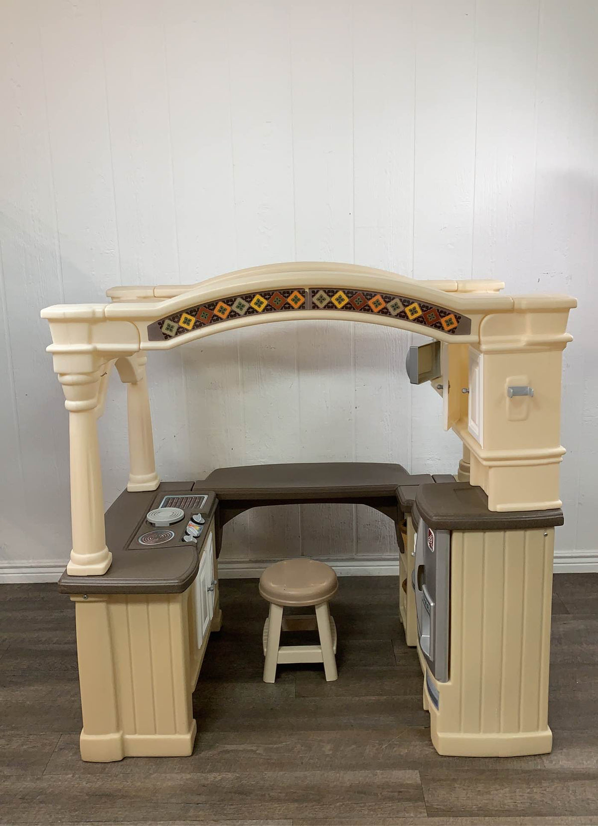 Step2 Grand Walk-In Kitchen — GoodBuy Gear