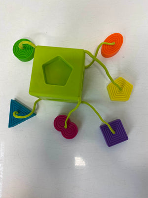 Fat Brain Toys Oombee Cube