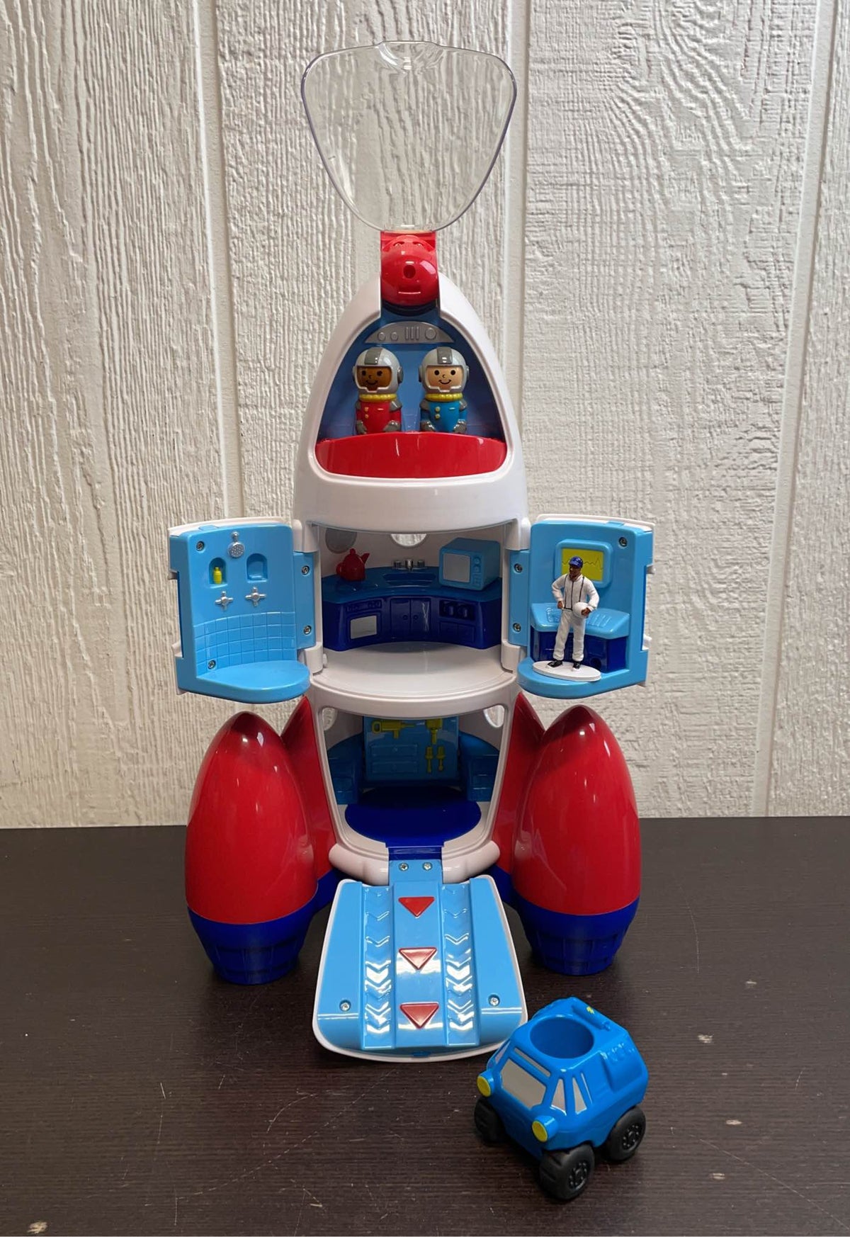 Lakeshore Play & Explore Rocket — GoodBuy Gear