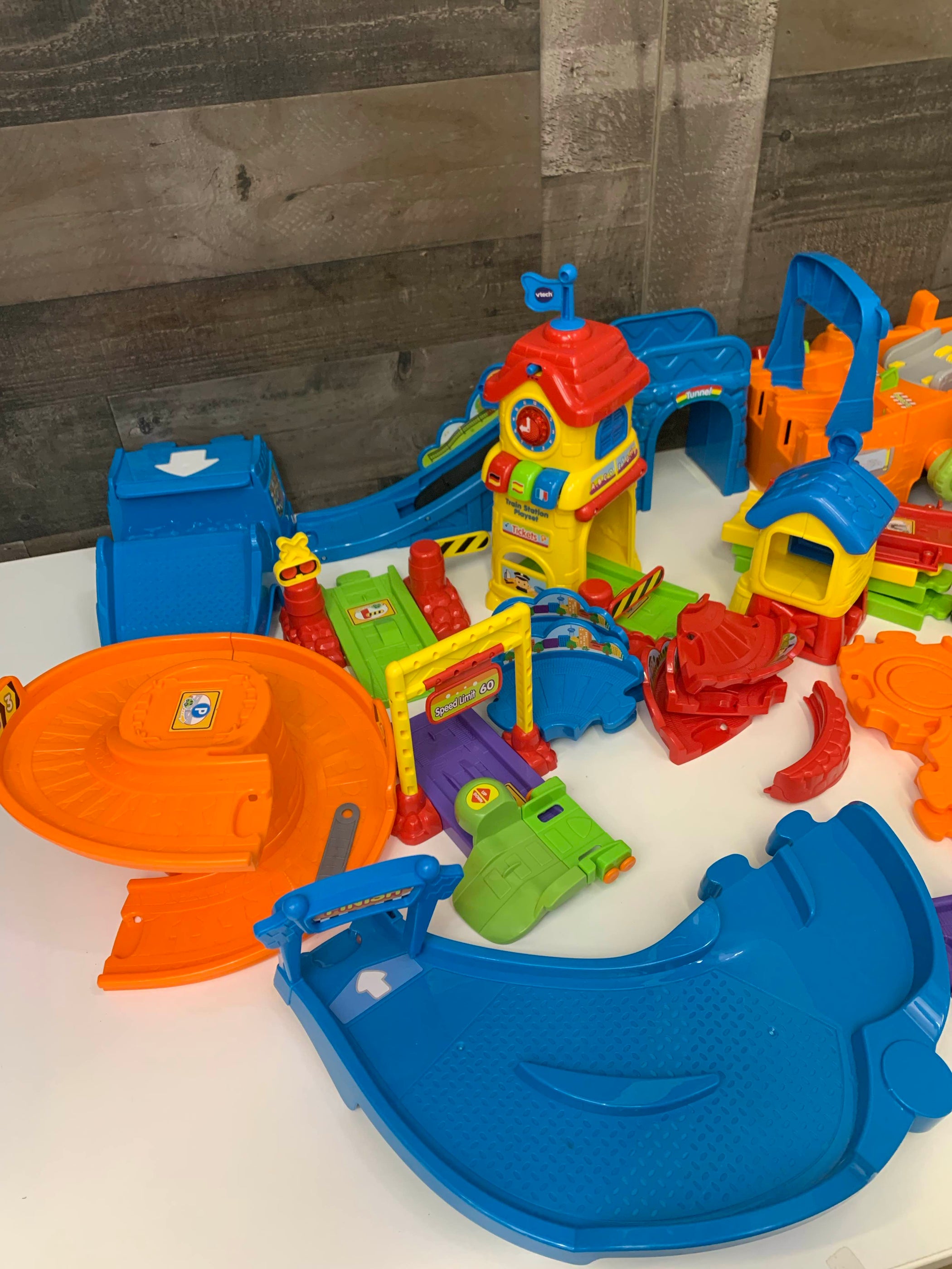 VTech Go! Go! Smart Wheels Train Station Play Set — GoodBuy Gear