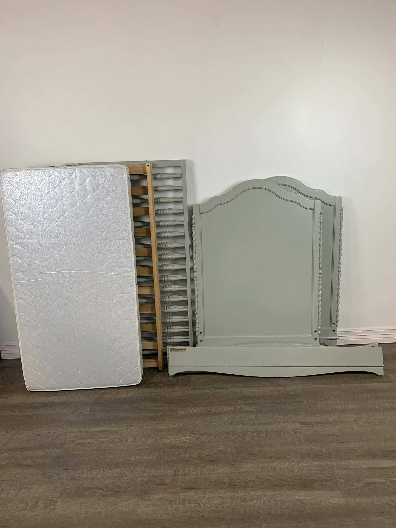 Young America Grace Crib — GoodBuy Gear