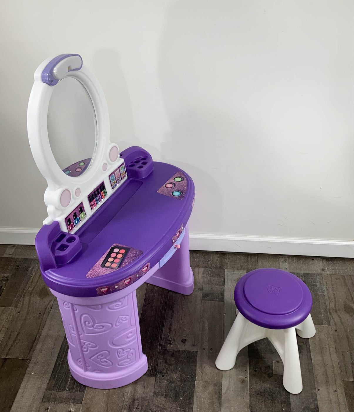 Step2 Pretty & Posh Vanity with Stool — GoodBuy Gear