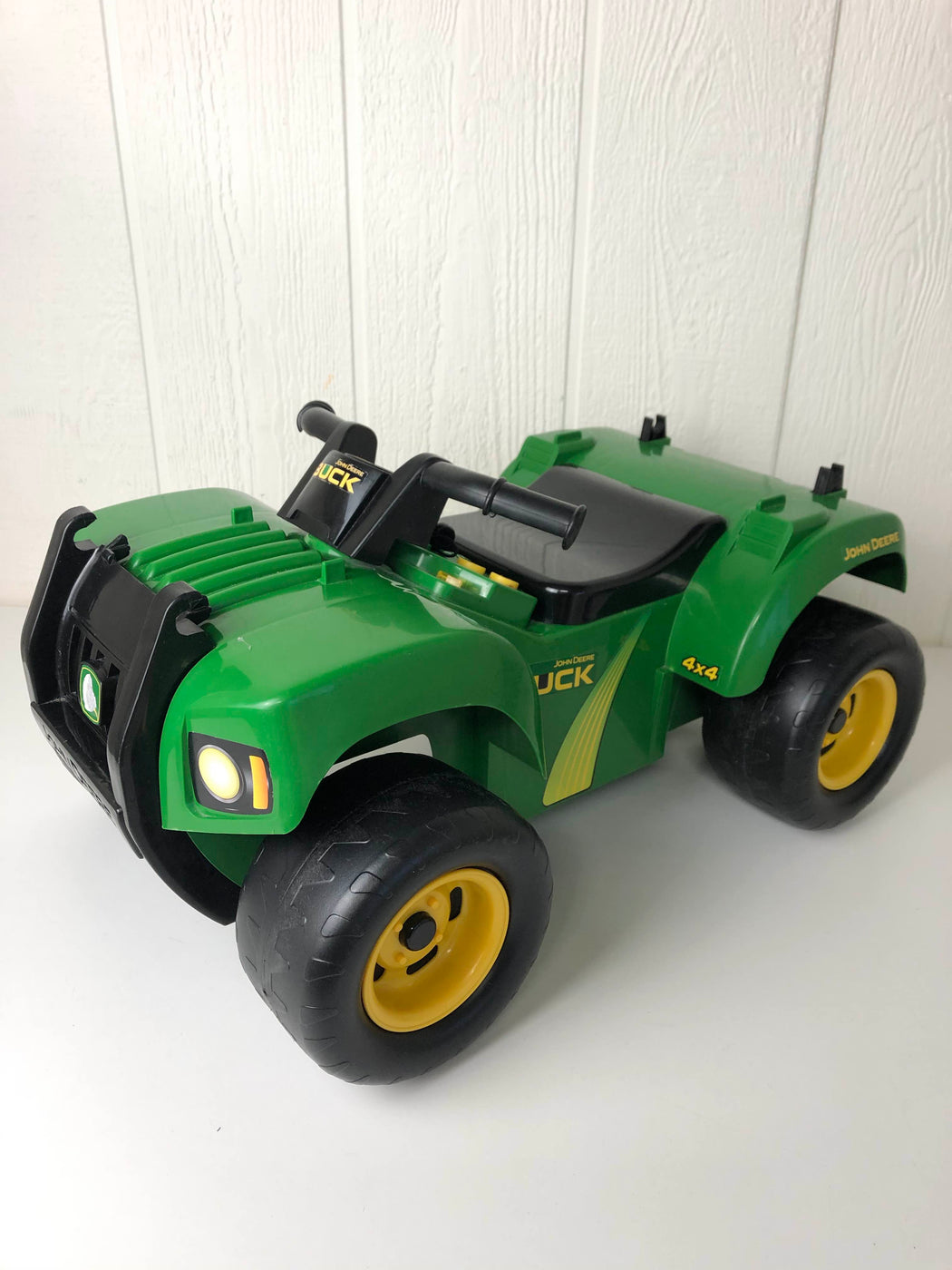John Deere Sit N Scoot Riding Tractor Buck 4x4 — GoodBuy Gear