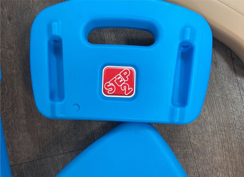 Step2 Deluxe Art Master Desk Kids Art Table with Storage