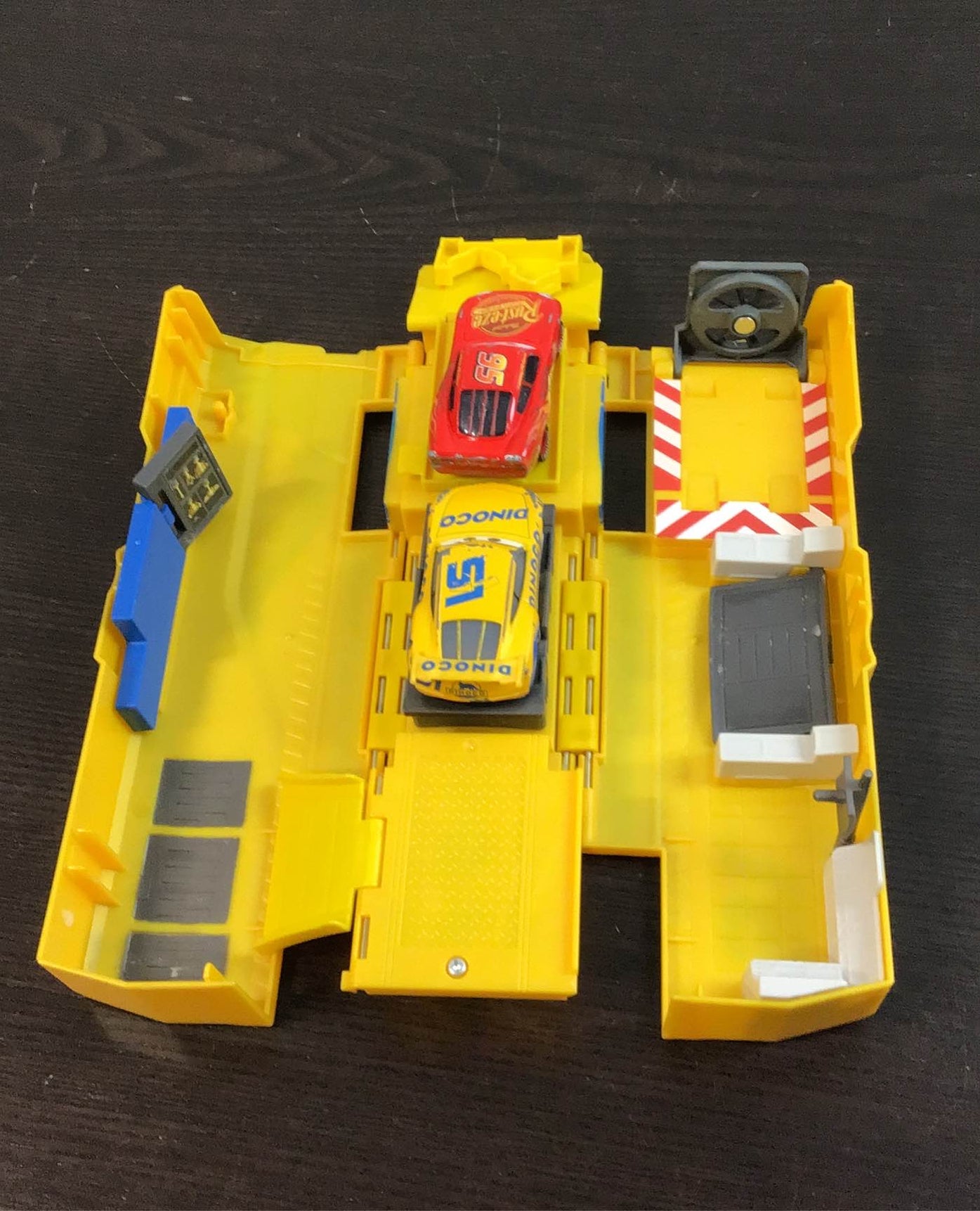 Disney Dinoco 51 Cars Hauler Semi Truck — GoodBuy Gear