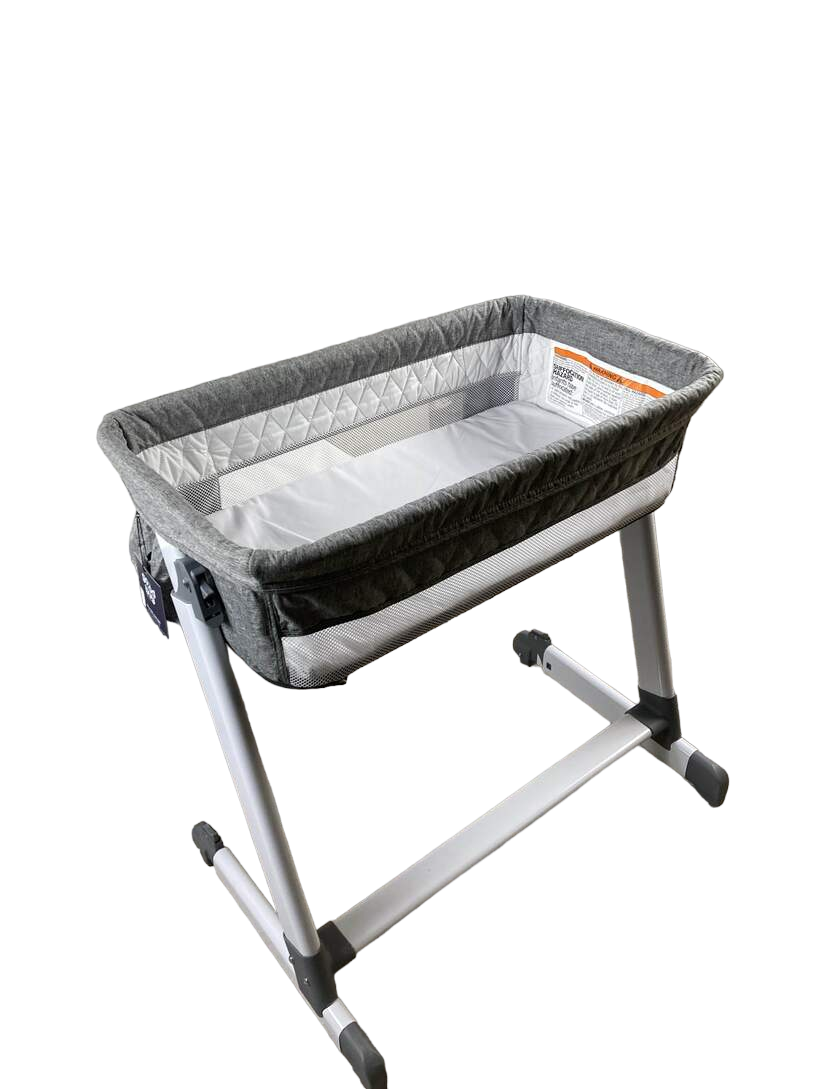 Delta Children By the Bed Deluxe Sleeper Bassinet — GoodBuy Gear