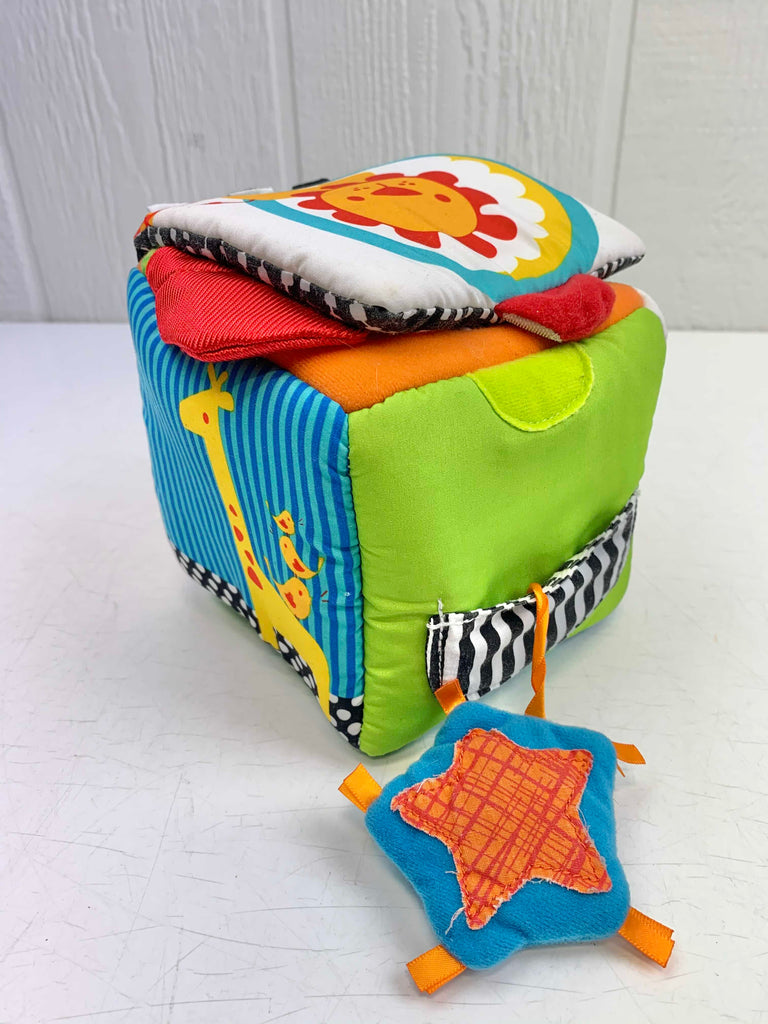 Infantino Soft Discovery Cubes