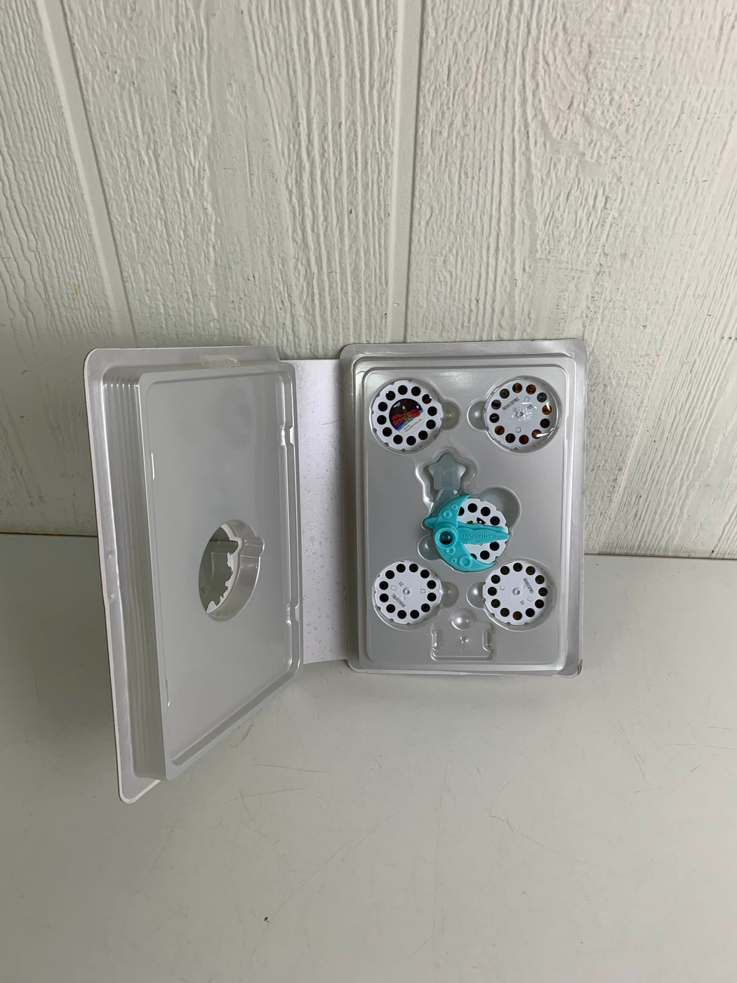 Moonlite Storybook Projector for Smartphones with Stories, Eric Carle ...