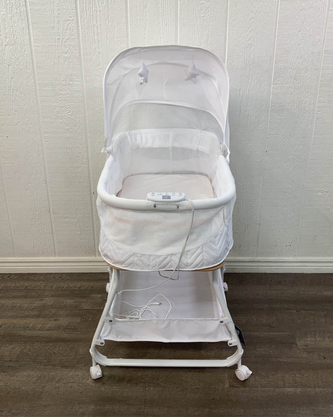 Simmons Kids Silent Auto Gliding Elite Bassinet — GoodBuy Gear