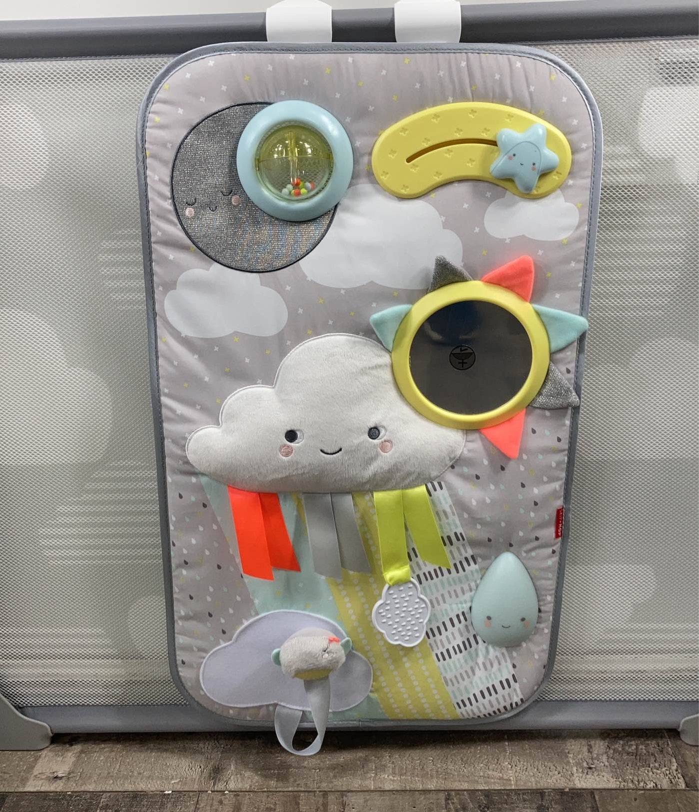 Skip Hop Expandable Baby Gate, Playview Enclosure, Silver Lining Cloud ...