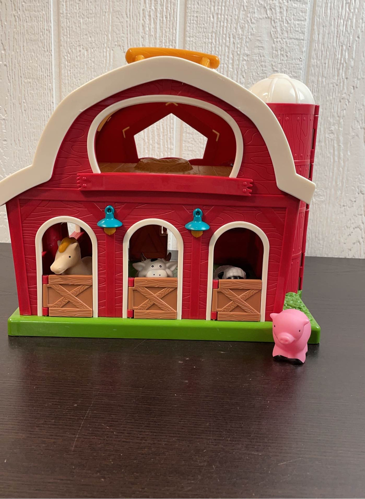 Battat Big Red Barn — GoodBuy Gear