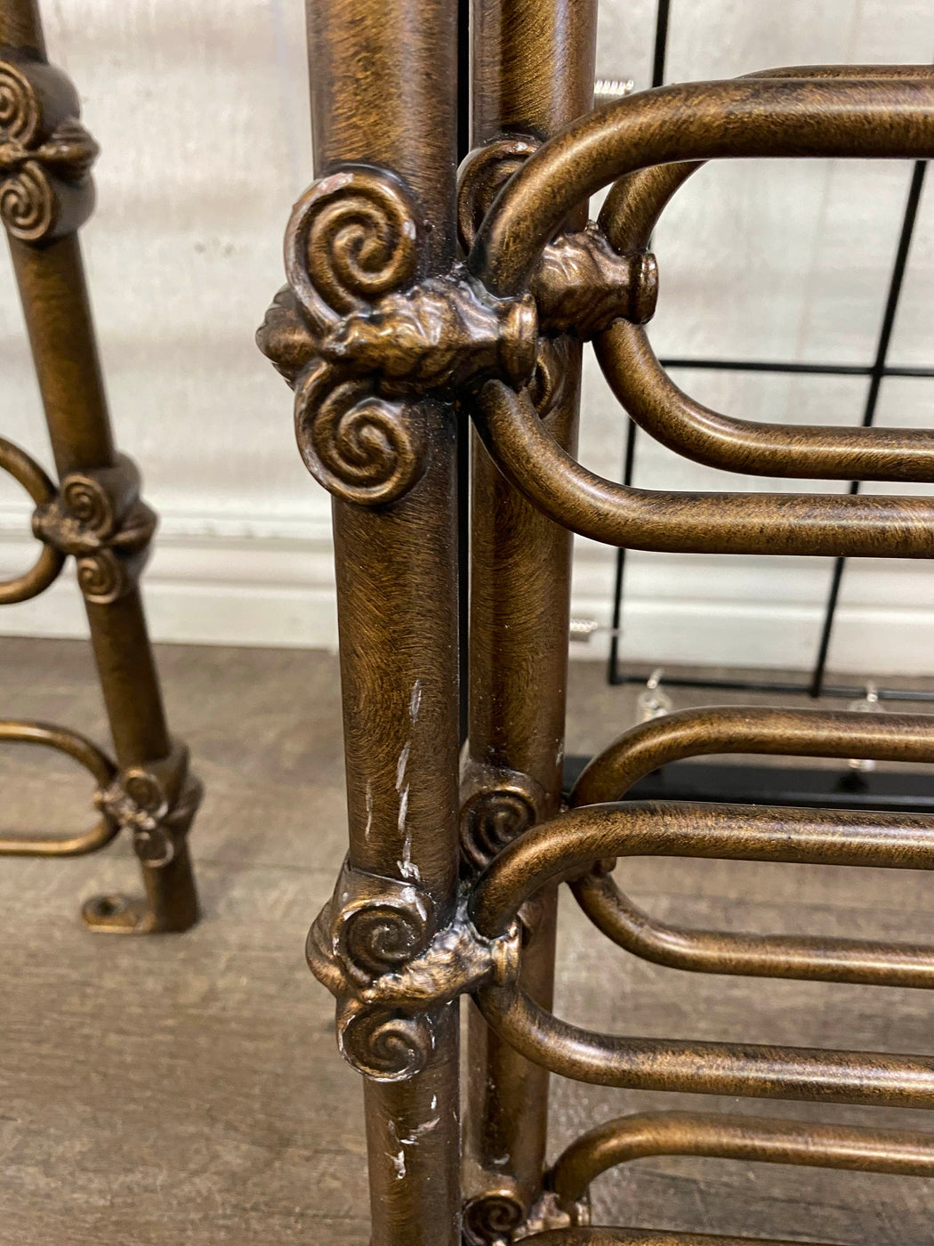 Bratt Decor Venetian II Crib, Vintage Gold — GoodBuy Gear