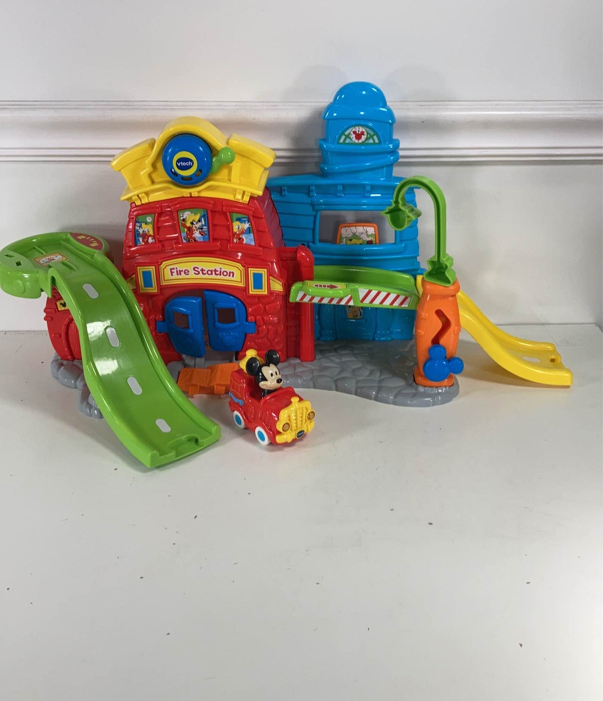 VTech Go! Go! Smart Wheels Mickey Mouse Silly Slides Fire Station ...