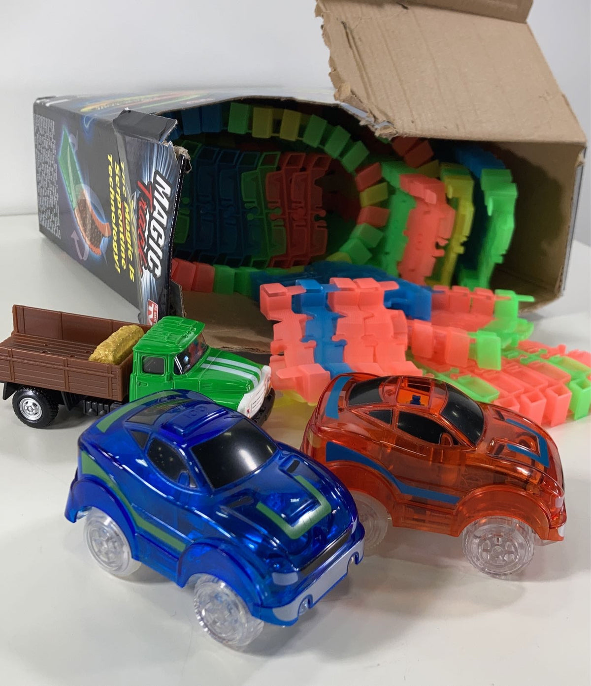 BUNDLE Magic Tracks Cars And Ramps — GoodBuy Gear