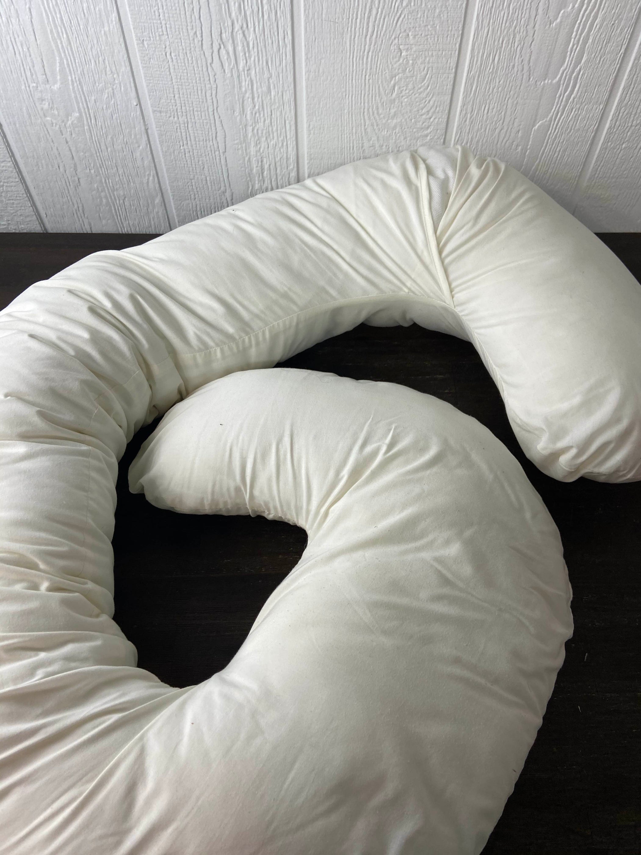 Leachco Snoogle Total Body Pillow — GoodBuy Gear
