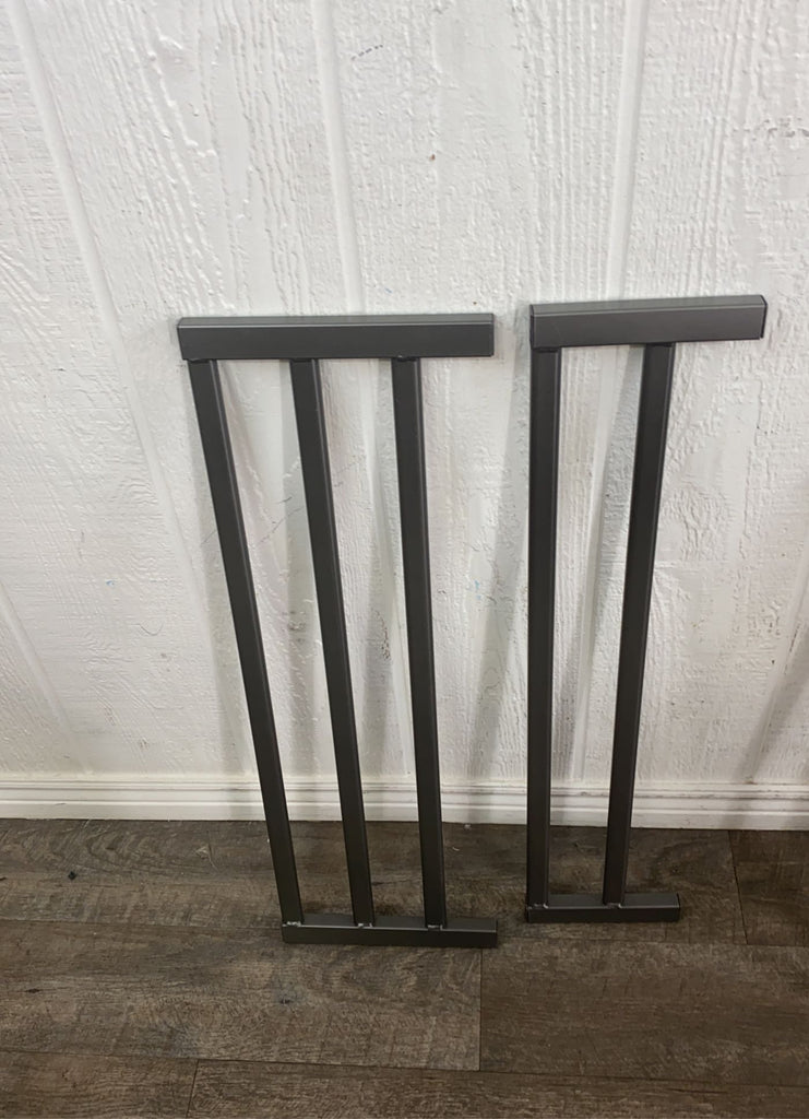 Summer Infant Decorative Wood and Metal 32 in. Pressure Mounted Gate