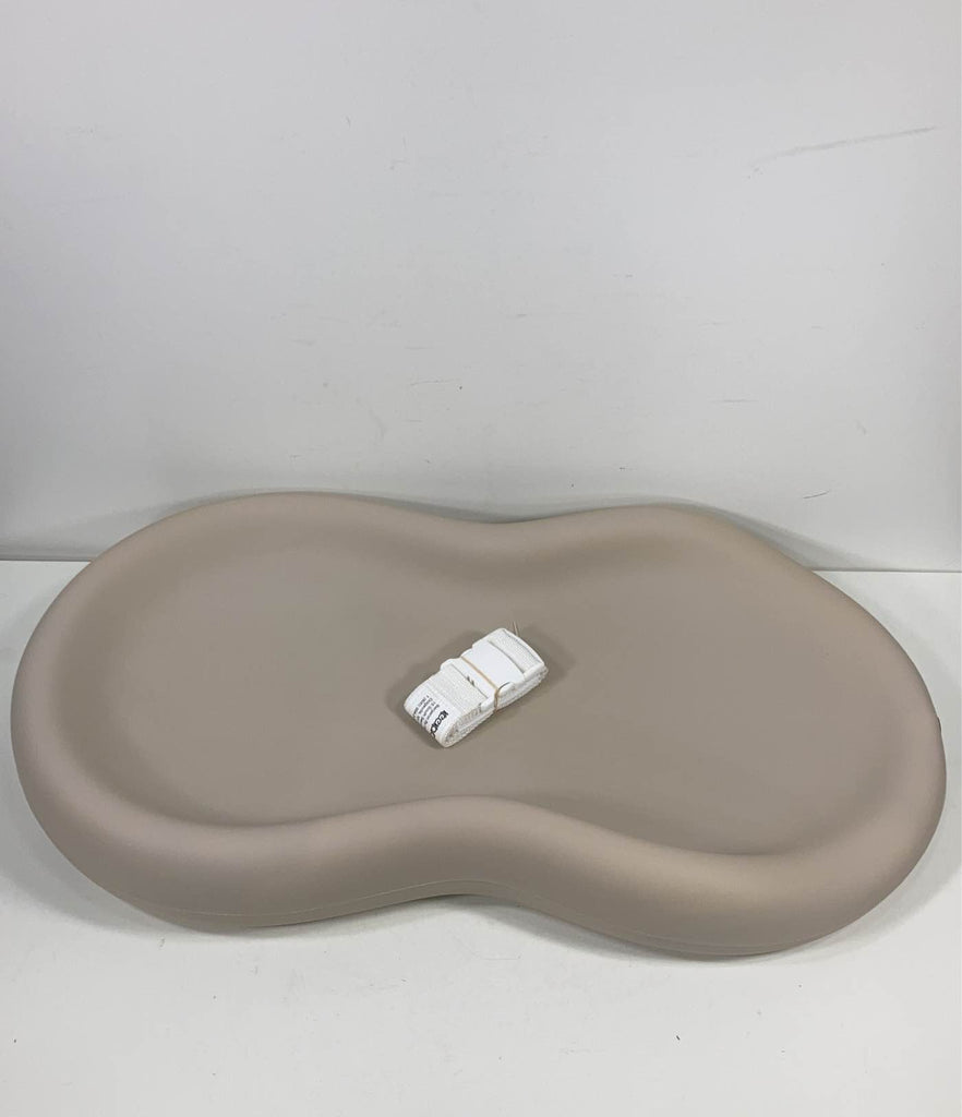 Keekaroo Peanut Changing Pad, Vanilla