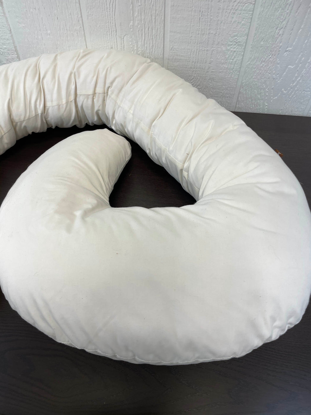 Leachco Snoogle Total Body Pillow — GoodBuy Gear