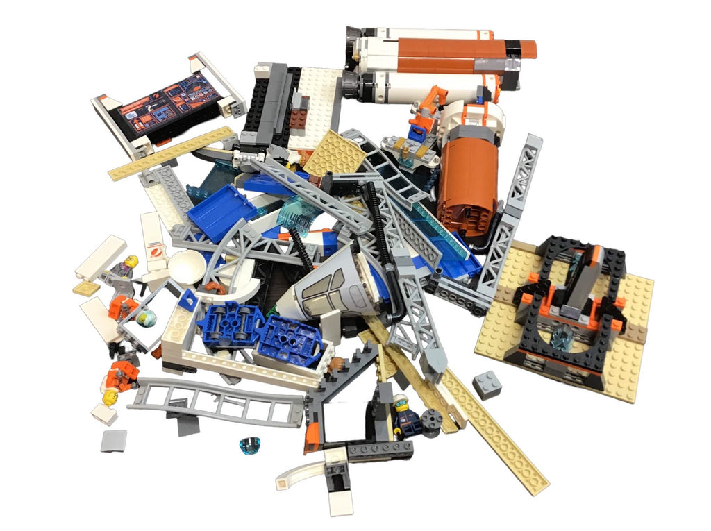 LEGO Deep Space Rocket and Launch Control