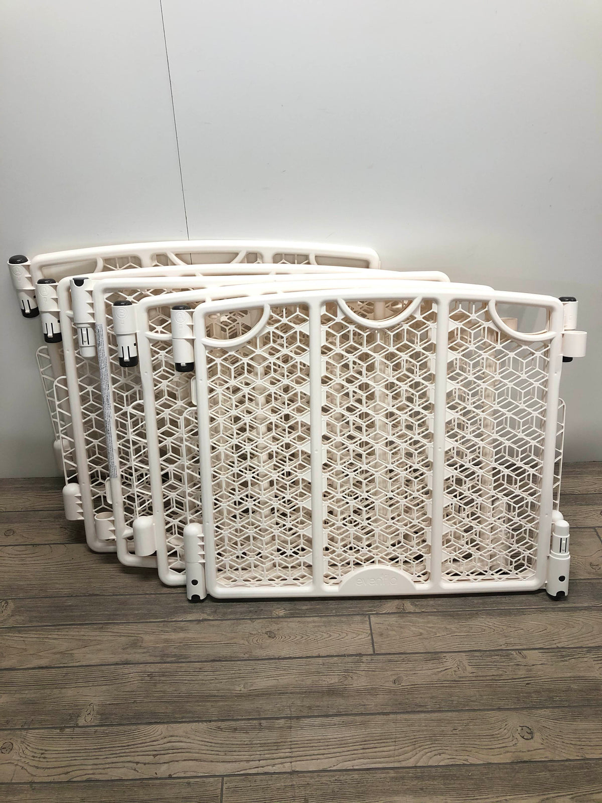Evenflo Indoor/Outdoor Play Space, Cream, 6 Panel — GoodBuy Gear
