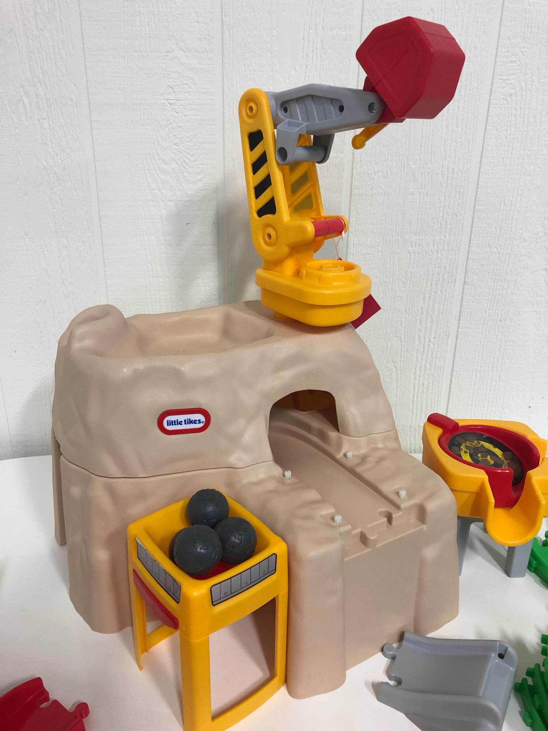 Little Tikes Big Adventures Construction Peak Rail And Road Play Set ...